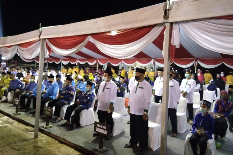 Masyarakat Antusias Saksikan Pembukaan MTQ - LPTQ Kalbar Masyarakat Antusias Saksikan Pembukaan MTQ - LPTQ Kalbar